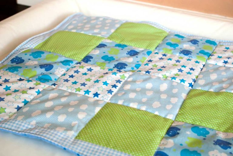 Babydecke ohne einfassen nähen. Kostenlose Anleitung